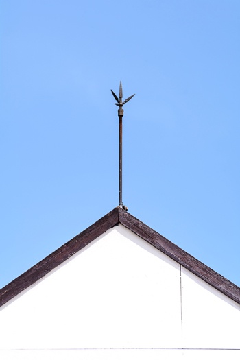 How Do Lightning Rods Protect Structures?
